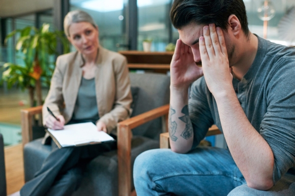 Symptoms of Opioid Addiction: The Signs | Ridge Behavioral
